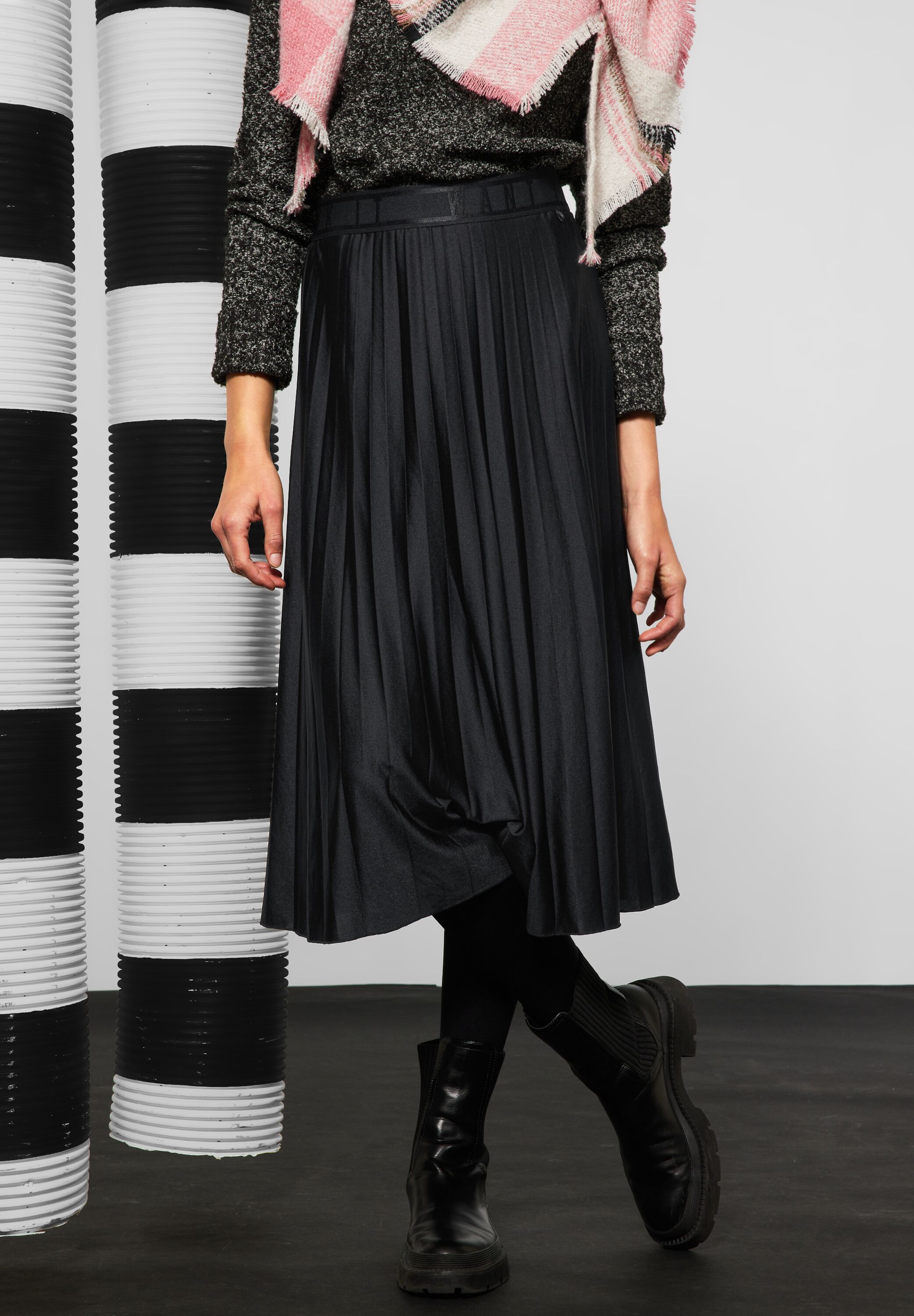 Street One plissé rok zwart 361203 10001